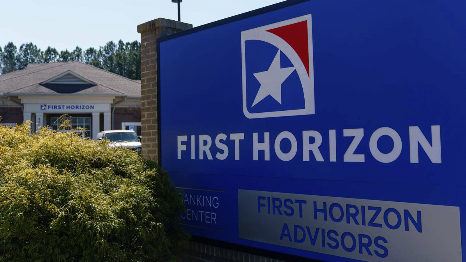 First Horizon Bank - Southeast Community Banking Compared